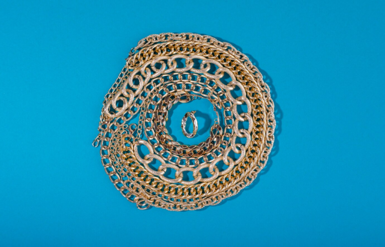 Circle Chain: Timeless Style for Every Occasion - Copper Chips